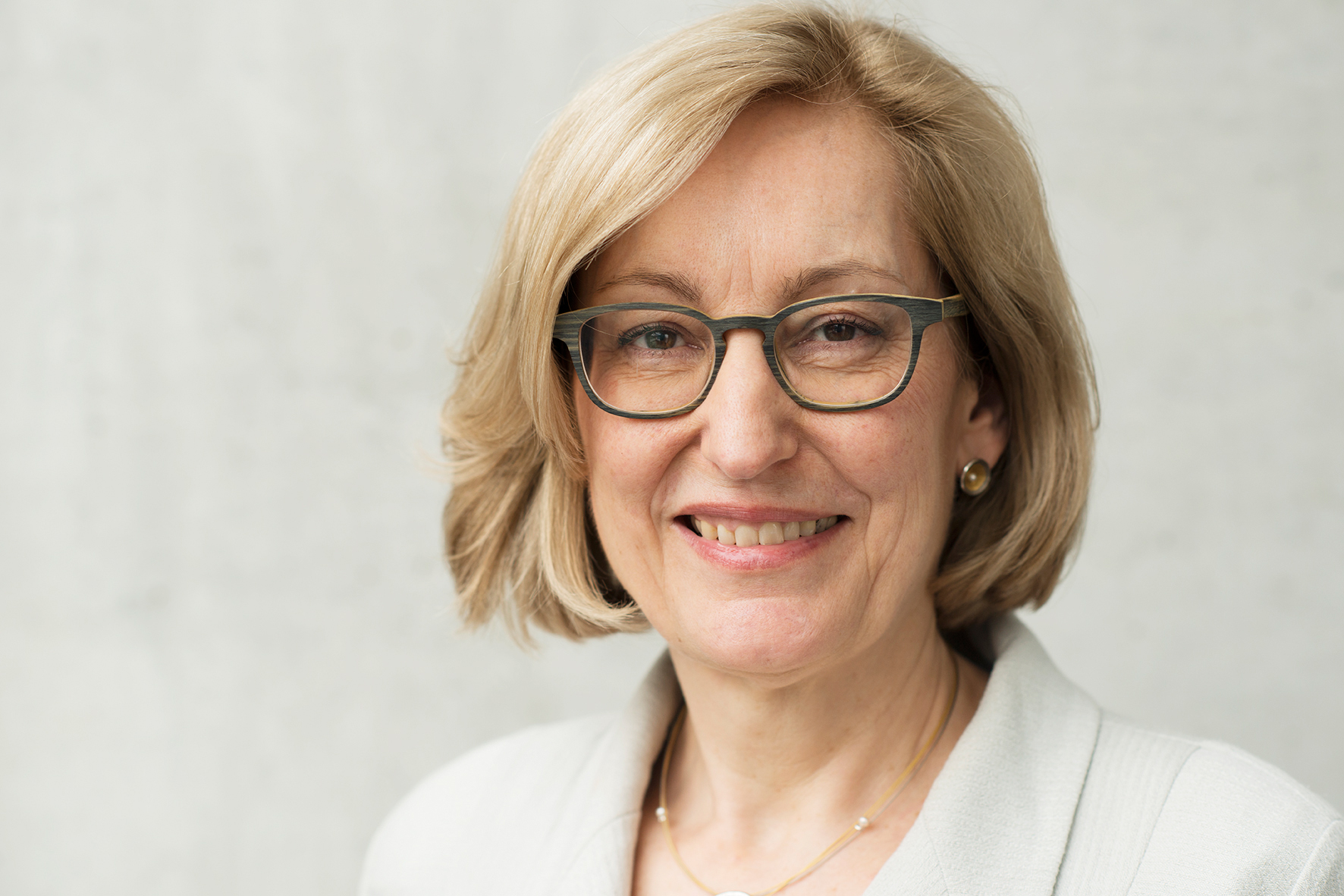 Prof. Dr. rer. pol. Angela Zink - DRFZ